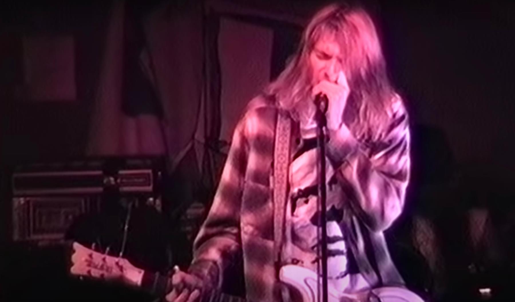 Kurt Cobain’s smashed Fender Mustang guitar from Nirvana's first US ... Kurt Cobain’s smashed Fender Mustang guitar from Nirvana's first US ...