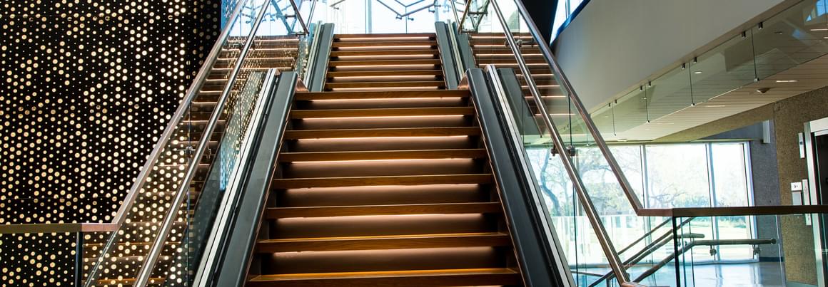 Shoe Glass Staircase Railing Varispace Headquarters Viva Railings